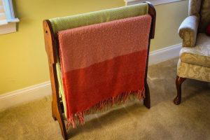 12 Free DIY Quilt Rack Plans ( With Images ) - Mint Design Blog