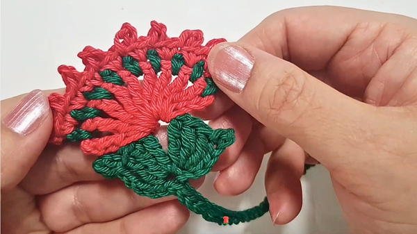 Creative Crochet Bookmark Flower Pattern for Cute Book Decor - Mint ...